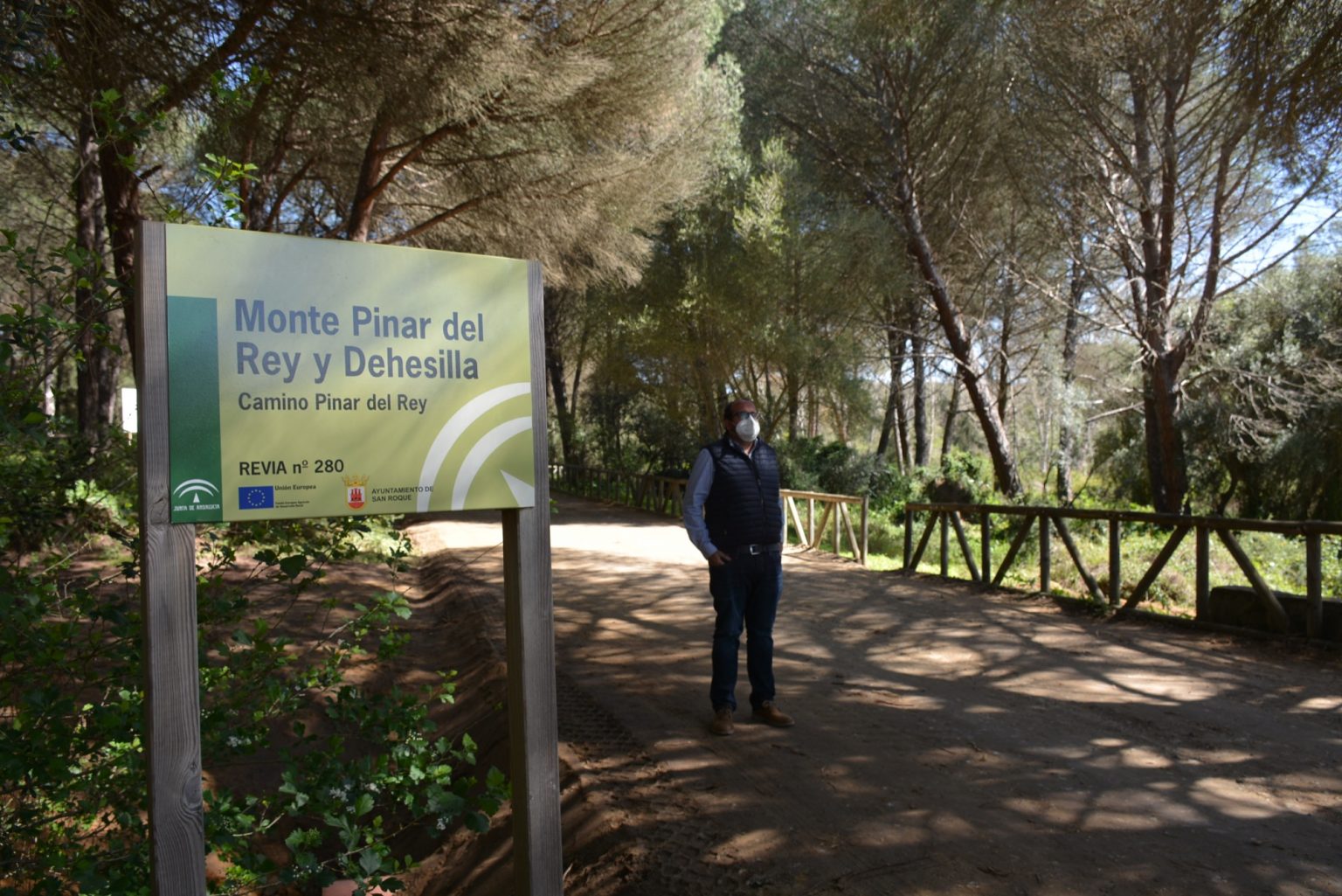EL AYUNTAMIENTO DE SAN ROQUE MEJORA LA ENTRADA AL PINAR DEL REY ...